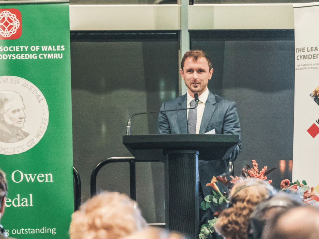 Dillwyn medallist wins prestigious Leverhulme prize - The Learned ...